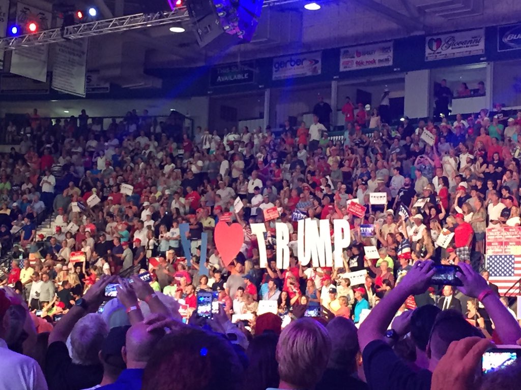 Pictures - Massive Crowd for Donald Trump's Visit to Southwest Florida ...