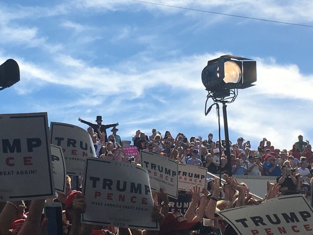 Stunning Crowd - Interactive 360' Image of Trump Campaigning in St ...