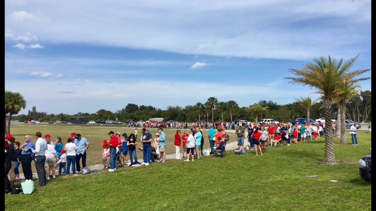 Jaw-Dropping, Massive "Miles Long" Crowd of Thousands For President ...