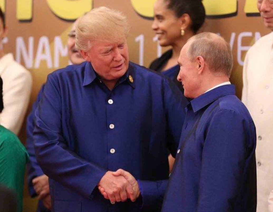 President Trump Meets Russia's President Putin During APEC Summit Group ...