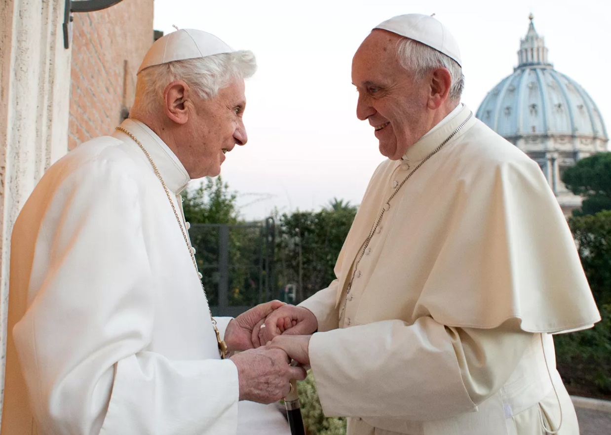 Pope Benedict XVI Dies - The Last Refuge